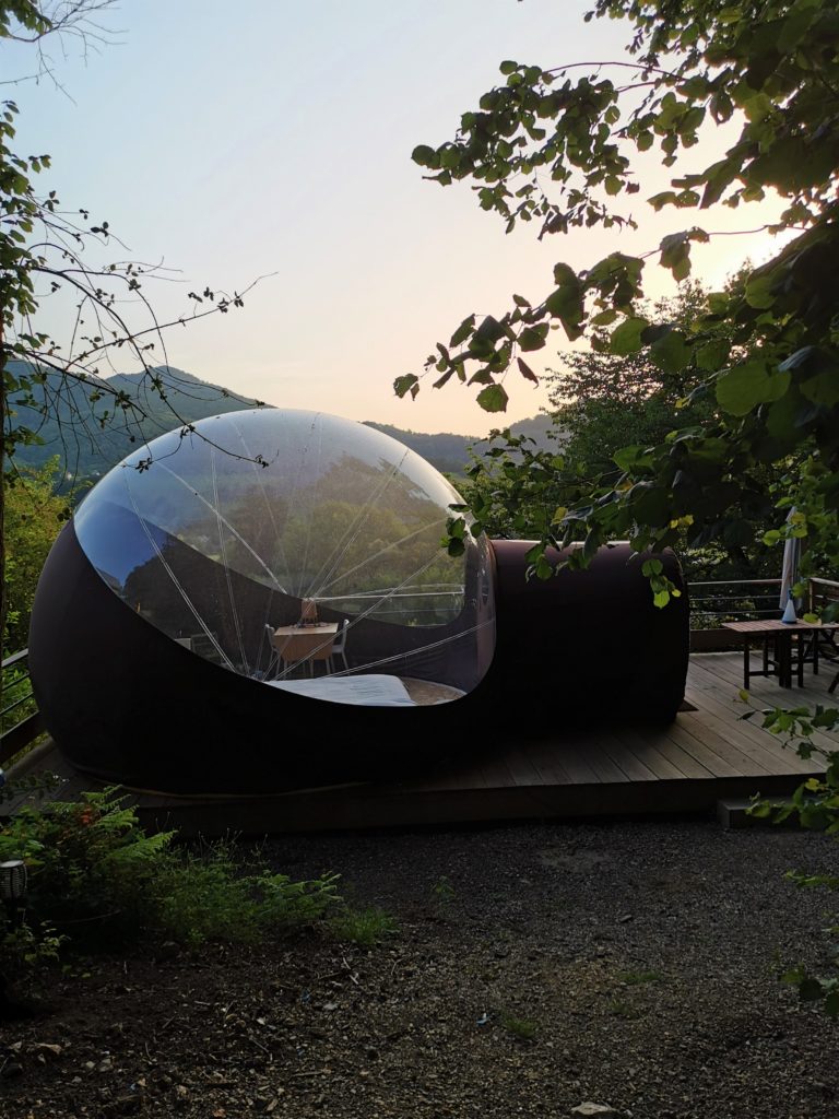 Bulle insolite - Dormir dans une bulle transparente au Perchoir des ...